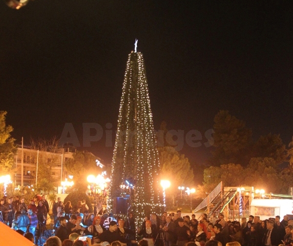 Το Χριστουγεννιάτικο Δέντρο ανάβει την Τετάρτη 13/12 ο Δήμος Αγίας ...